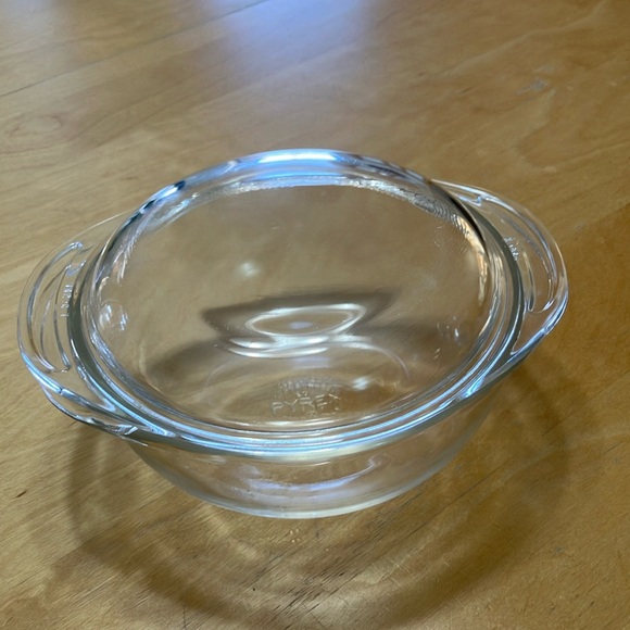 Pyrex | Kitchen | Vintage Pyrex Liter Casserole Dish With Lid Made With ...